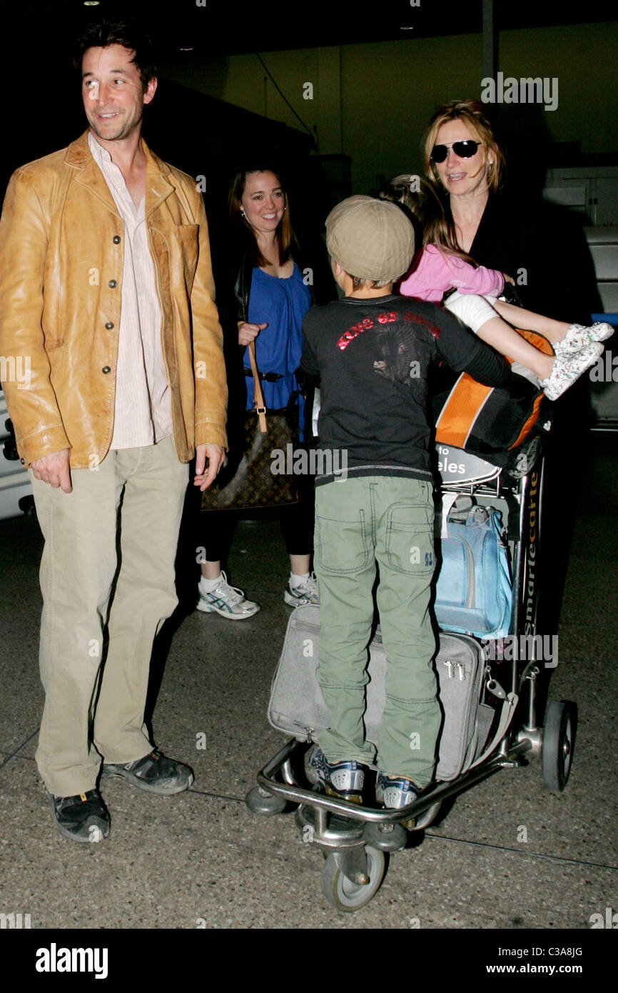 Noah Wyle, Owen Wyle, Auden Wyle and Tracy Warbin Noah Wyle and family ... Noah Wyle, Owen Wyle, Auden Wyle and Tracy Warbin Noah Wyle and family ...