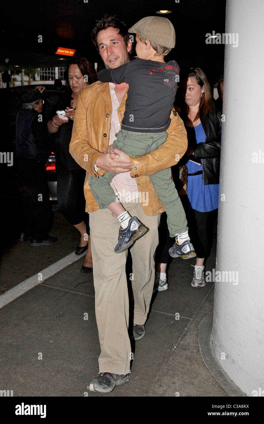 Noah wyle and family hi-res stock photography and images - Alamy