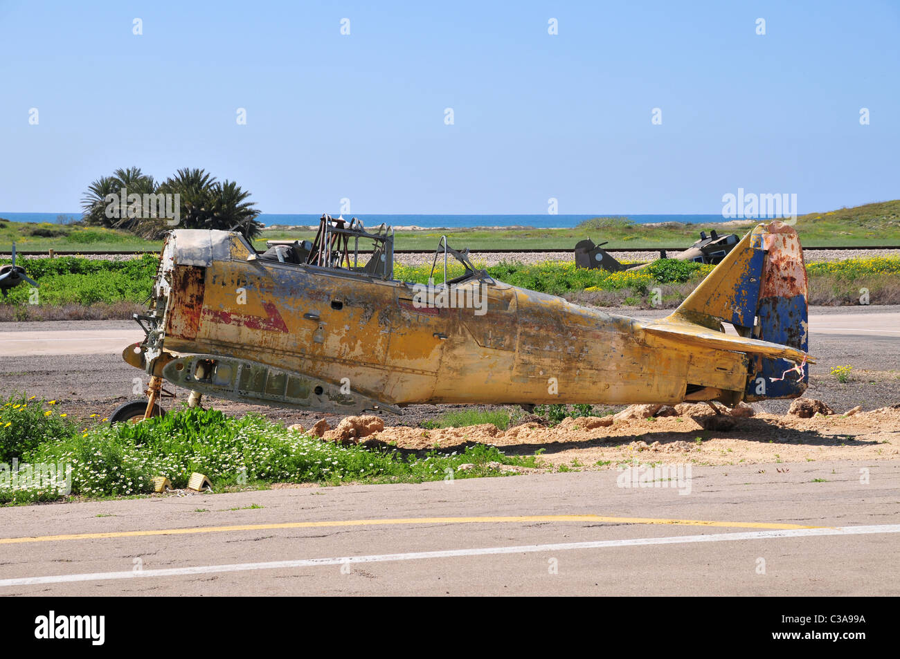 Disused airfields hi-res stock photography and images - Alamy