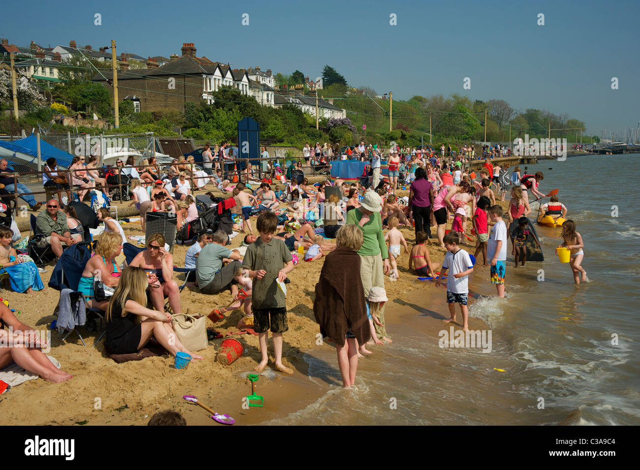 Leigh on sea beach essex hi-res stock photography and images - Alamy