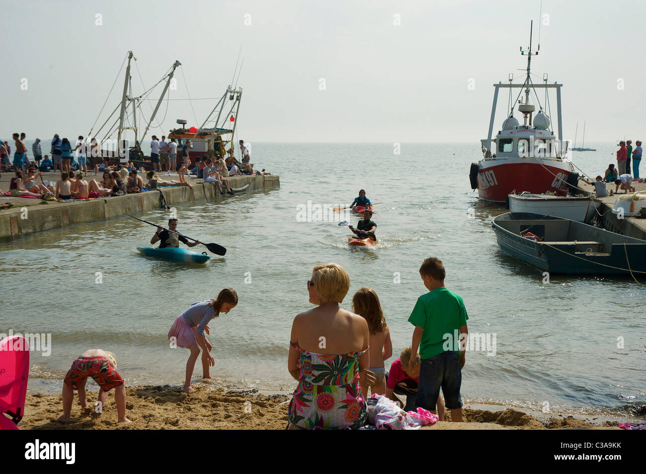 Canoe dock hi-res stock photography and images - Alamy