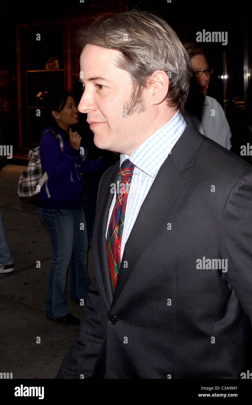 Matthew Broderick leaving Tibor de Nagy Gallery with his family after ...