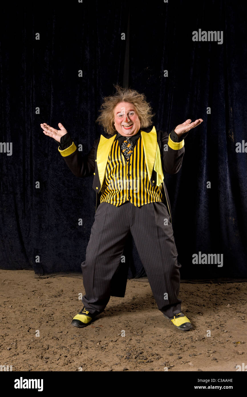 Clown waving hi-res stock photography and images - Alamy