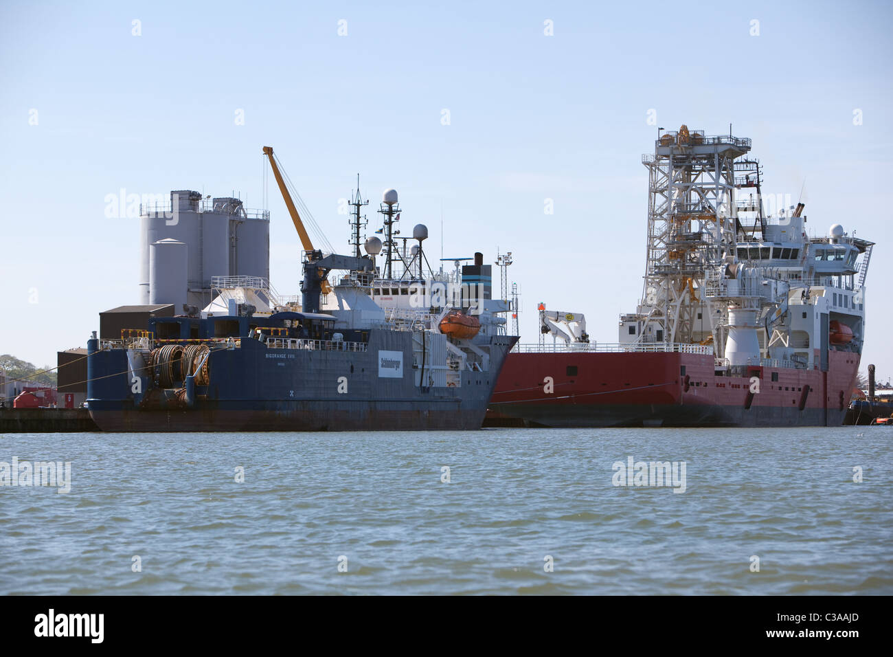 Well intervention vessel hi-res stock photography and images - Alamy