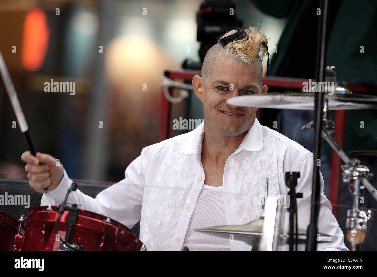 Adrian young no doubt hi-res stock photography and images - Alamy
