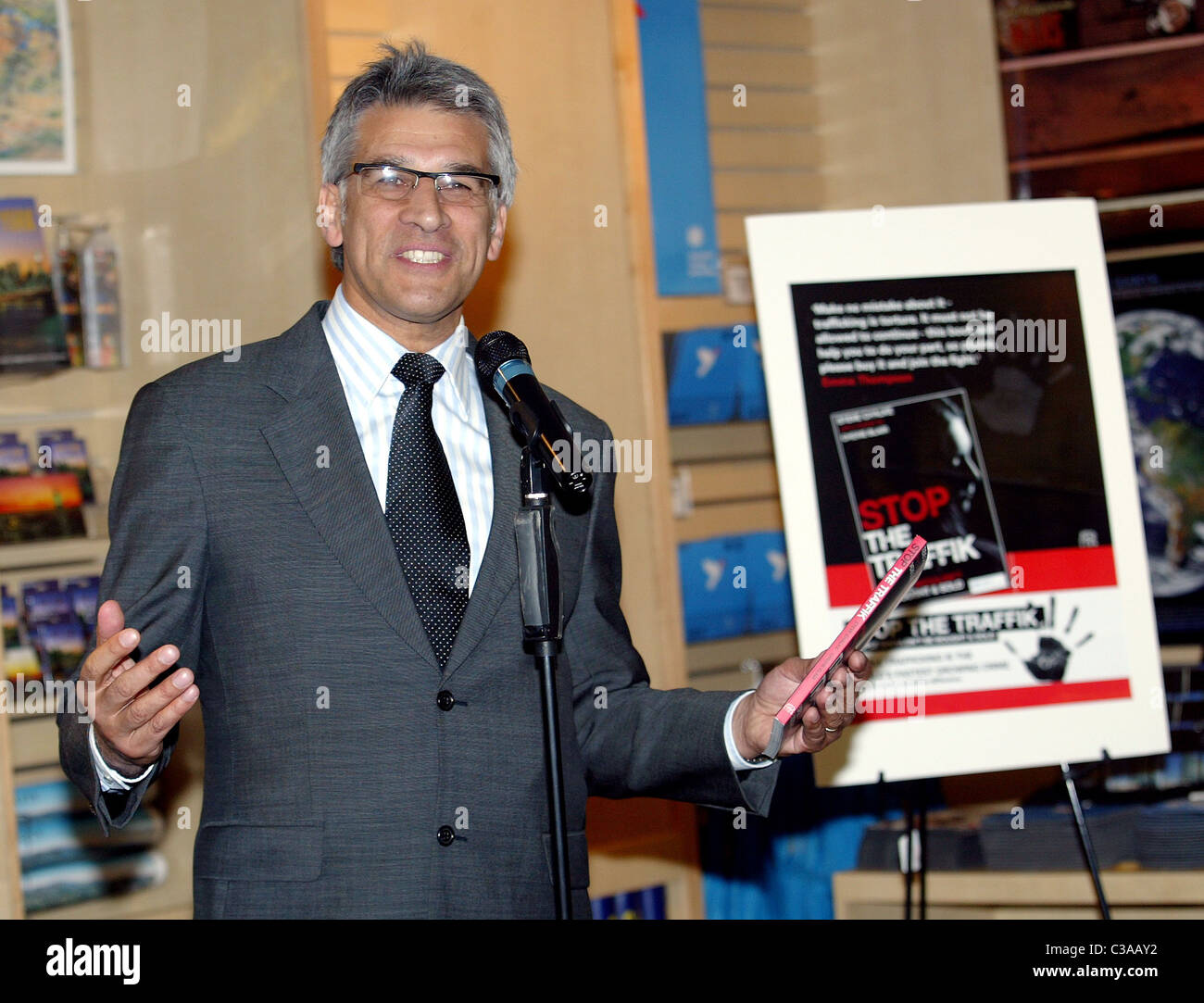 Mr. Steve Chalke 'Stop the Traffik: People Shouldn't Be Bought and Sold ...
