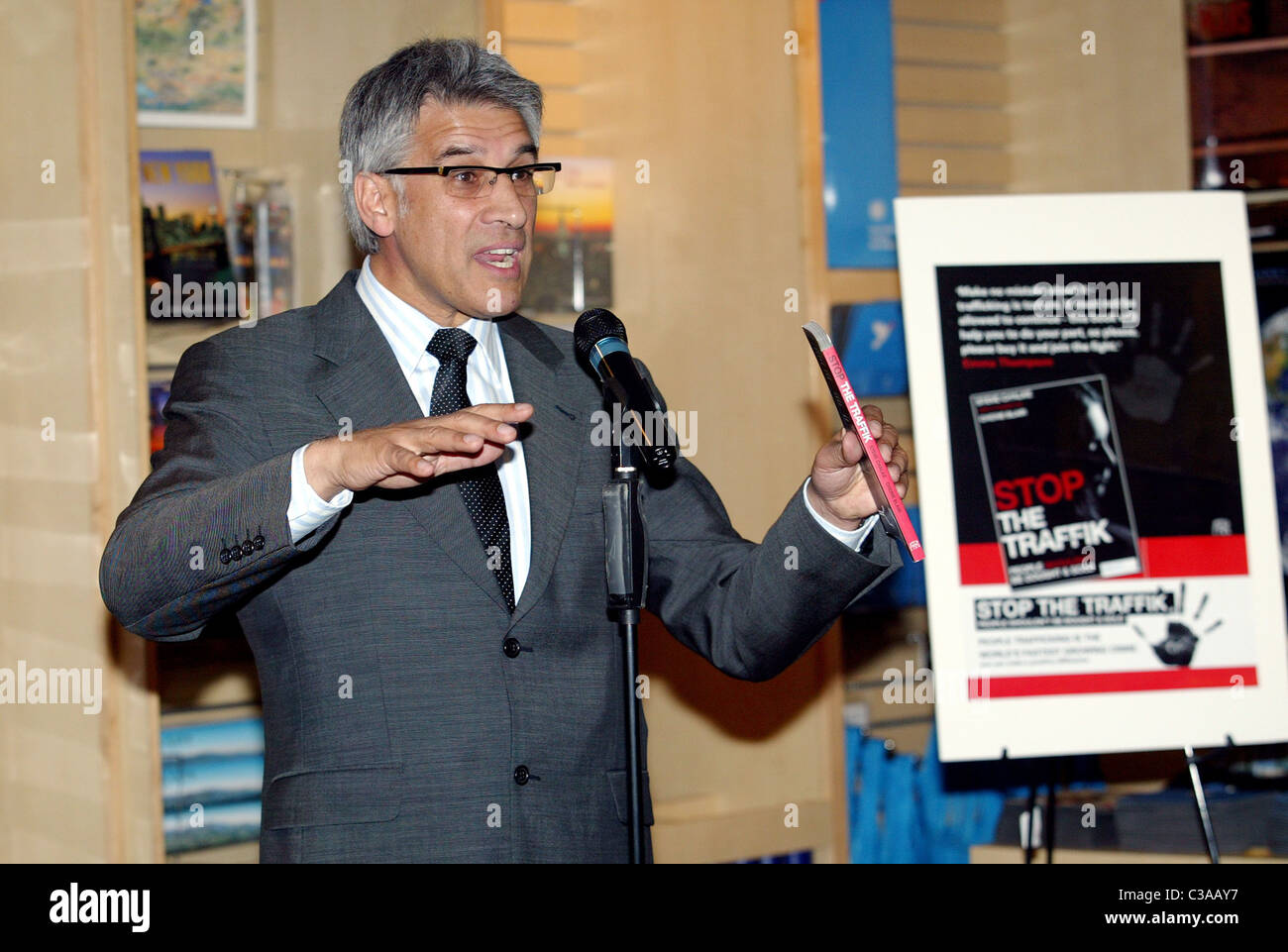 Mr. Steve Chalke 'Stop the Traffik: People Shouldn't Be Bought and Sold ...