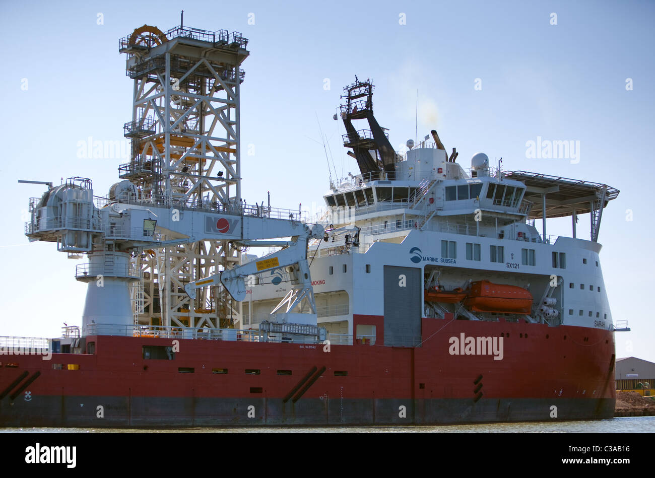 Offshore installation vessels hi-res stock photography and images - Alamy