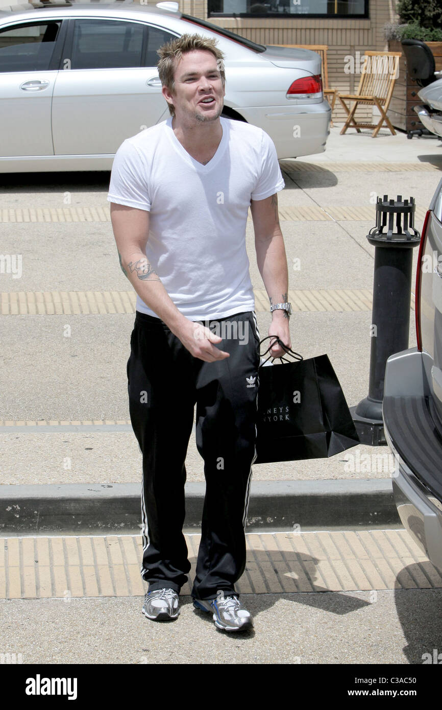 Full length addidas hi-res stock photography and images - Alamy