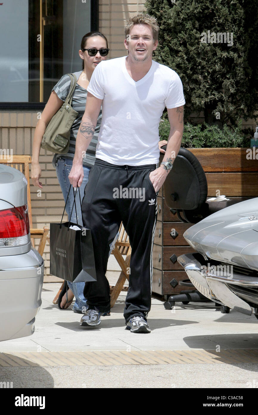 Mark McGrath Sugar Ray frontman leaving Barneys New York after shopping ...