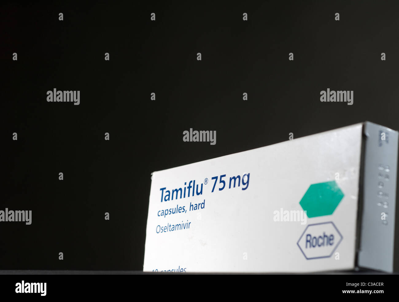 Illustrative image of Tamiflu 75mg capsules Stock Photo - Alamy