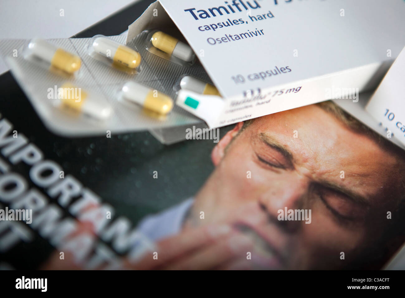 Illustrative image of a Tamiflu box and tablets Stock Photo - Alamy