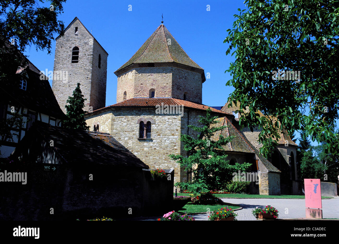 Carolingian architecture hi-res stock photography and images - Alamy
