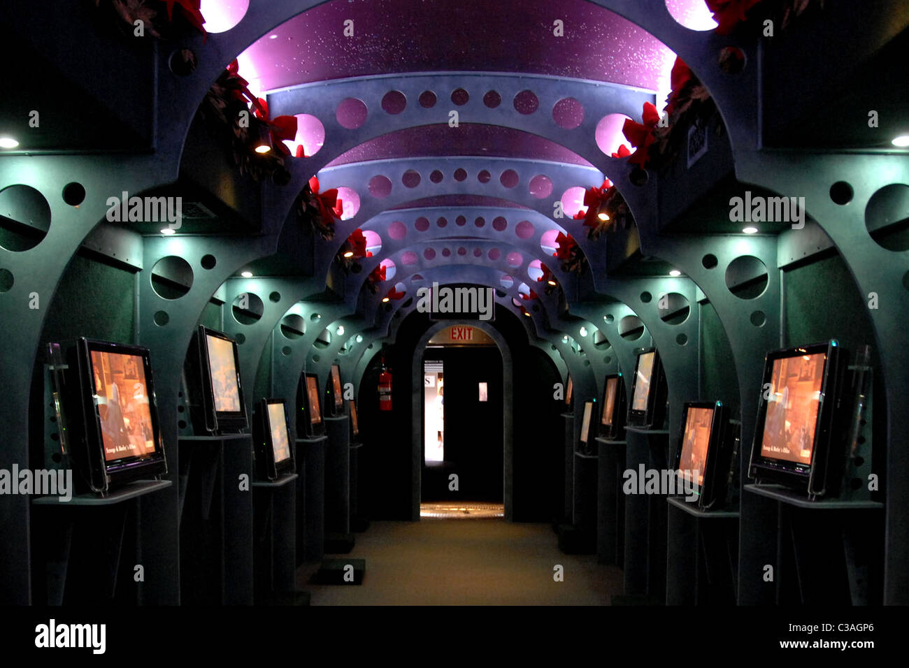 Train interior atmosphere Launch of 'Disney's A Christmas Carol Train ...