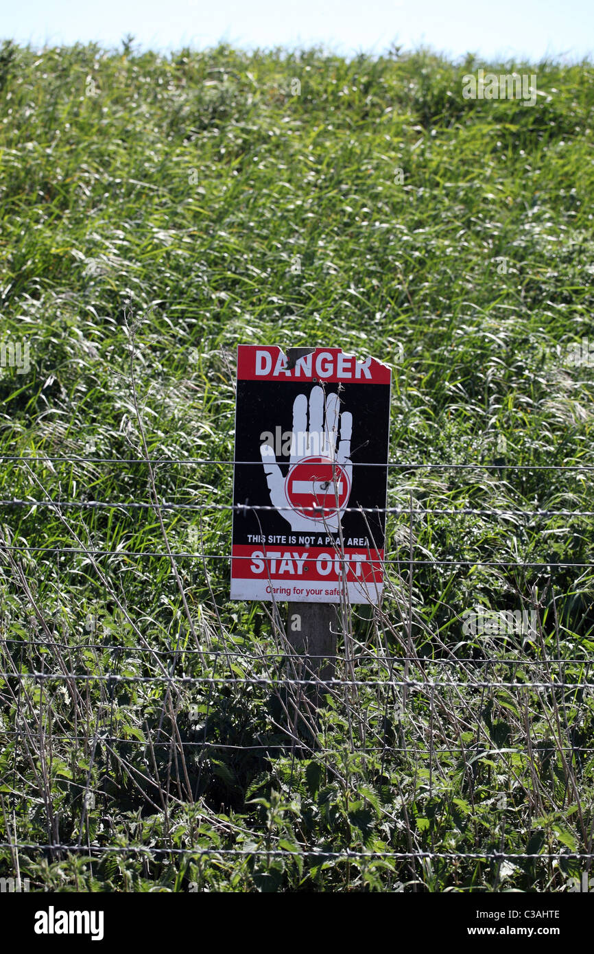 Danger sign sign hi-res stock photography and images - Alamy