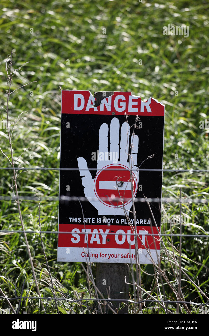 Danger sign sign hi-res stock photography and images - Alamy