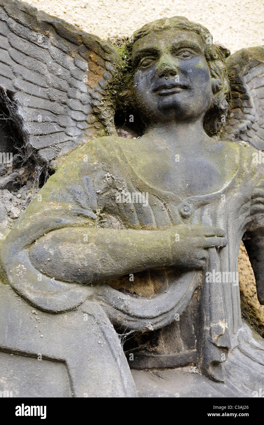 Carved stone angel hi-res stock photography and images - Alamy