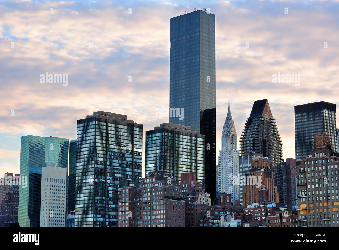 The skyline of midtown manhattan at sunset Stock Photo - Alamy