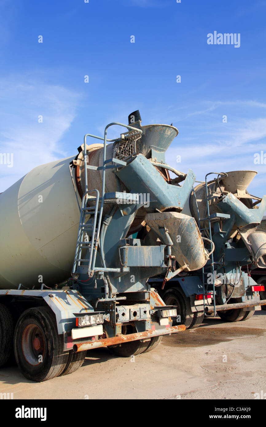 Cement truck back hi-res stock photography and images - Alamy