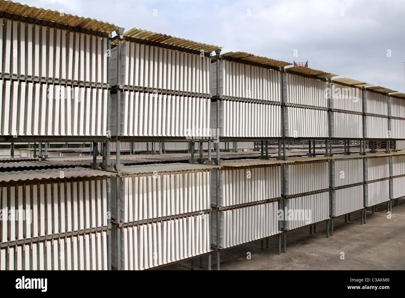 Gypsum board production hi-res stock photography and images - Alamy