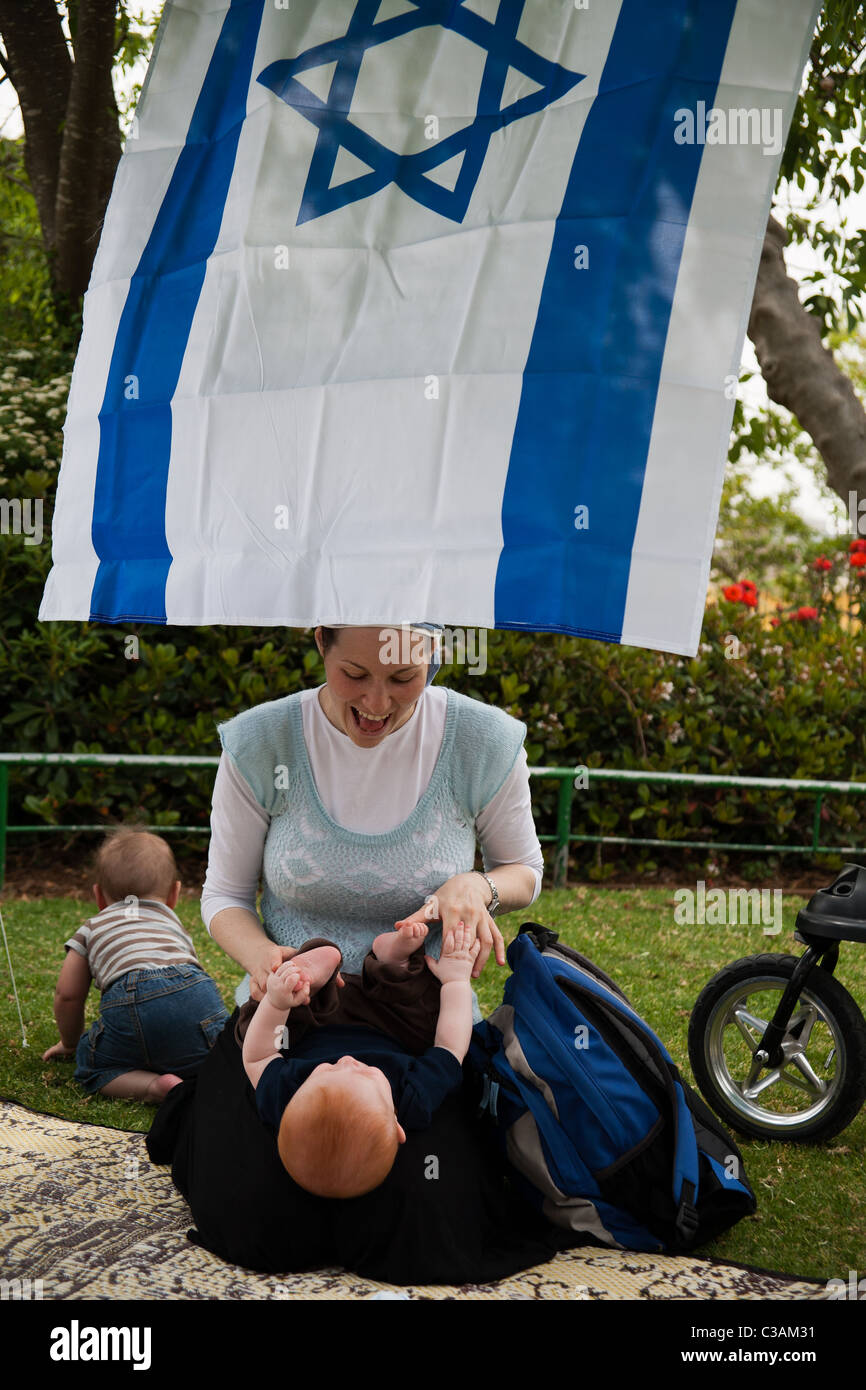 A morning in the park with babies born in the last year to new Israeli ...