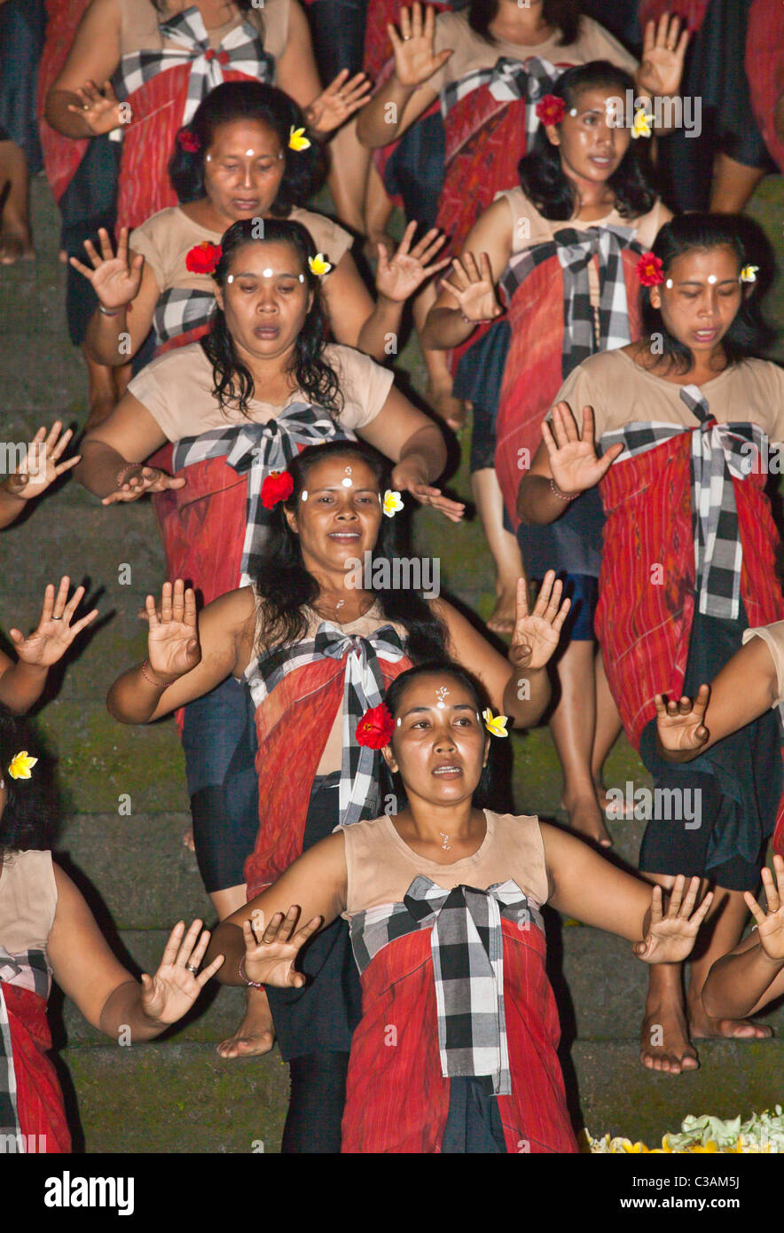 The JUNUNGAN village is the only female KECAK SRIKANDHI (RAMAYANA ...