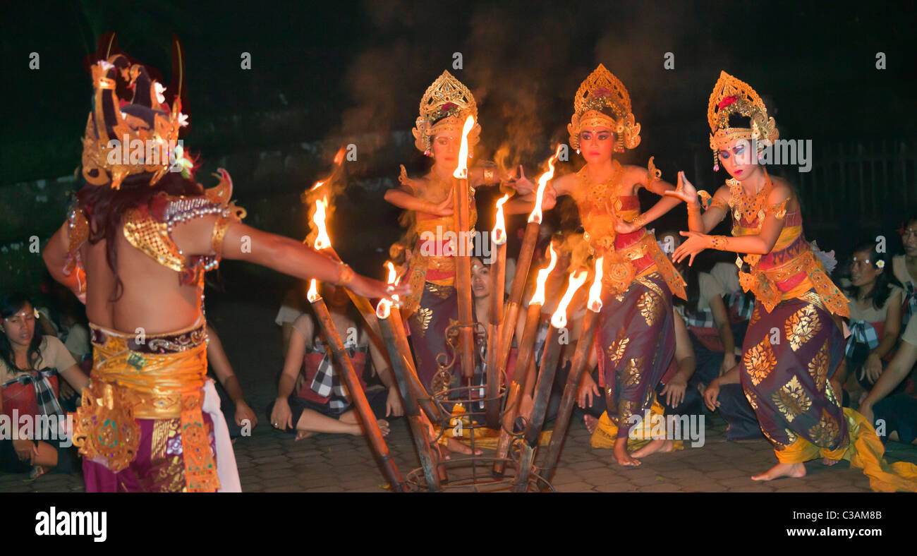The JUNUNGAN village is the only female KECAK SRIKANDHI (RAMAYANA ...