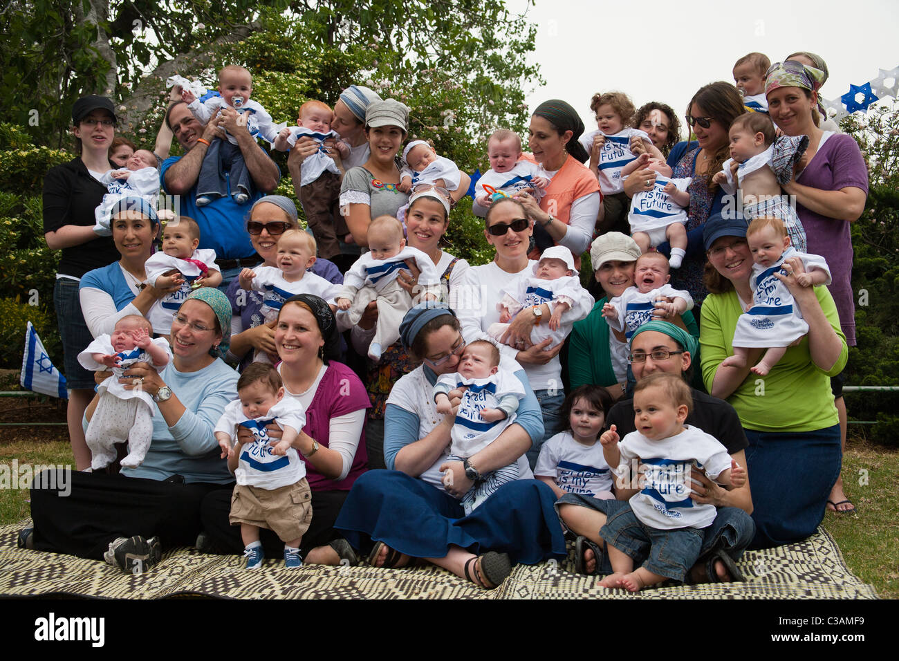 A morning in the park with babies born in the last year to new Israeli ...