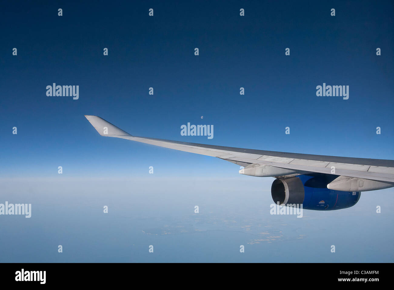 Aeroplane wing hi-res stock photography and images - Alamy
