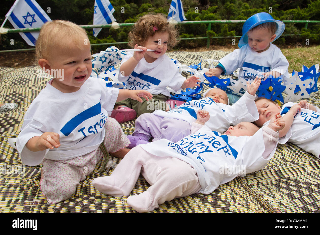A morning in the park with babies born in the last year to new Israeli ...