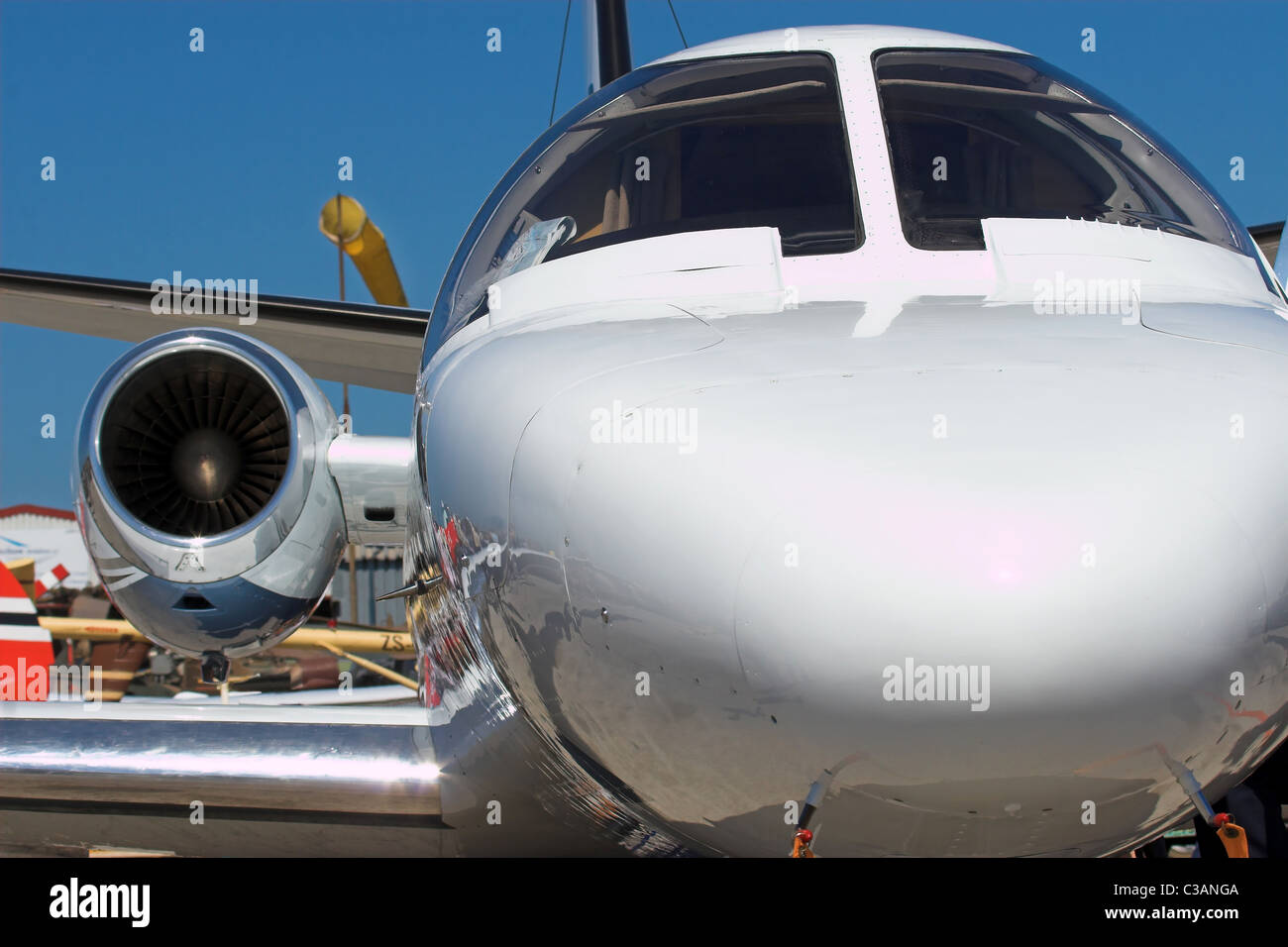 Head on shot of a jet liner Stock Photo - Alamy