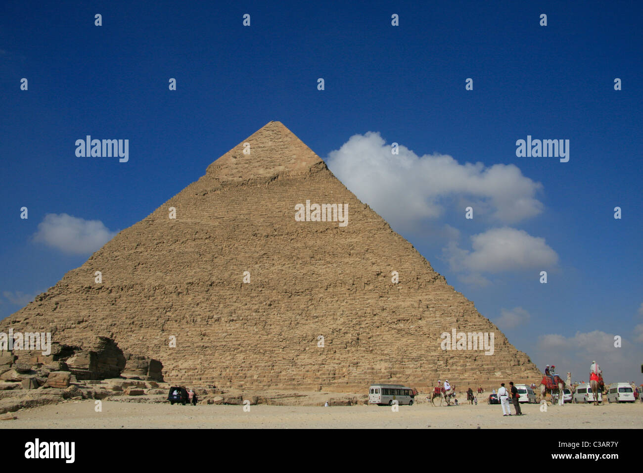 The Khafre/Chephren pyramid at Giza, Cairo, Egypt Stock Photo - Alamy
