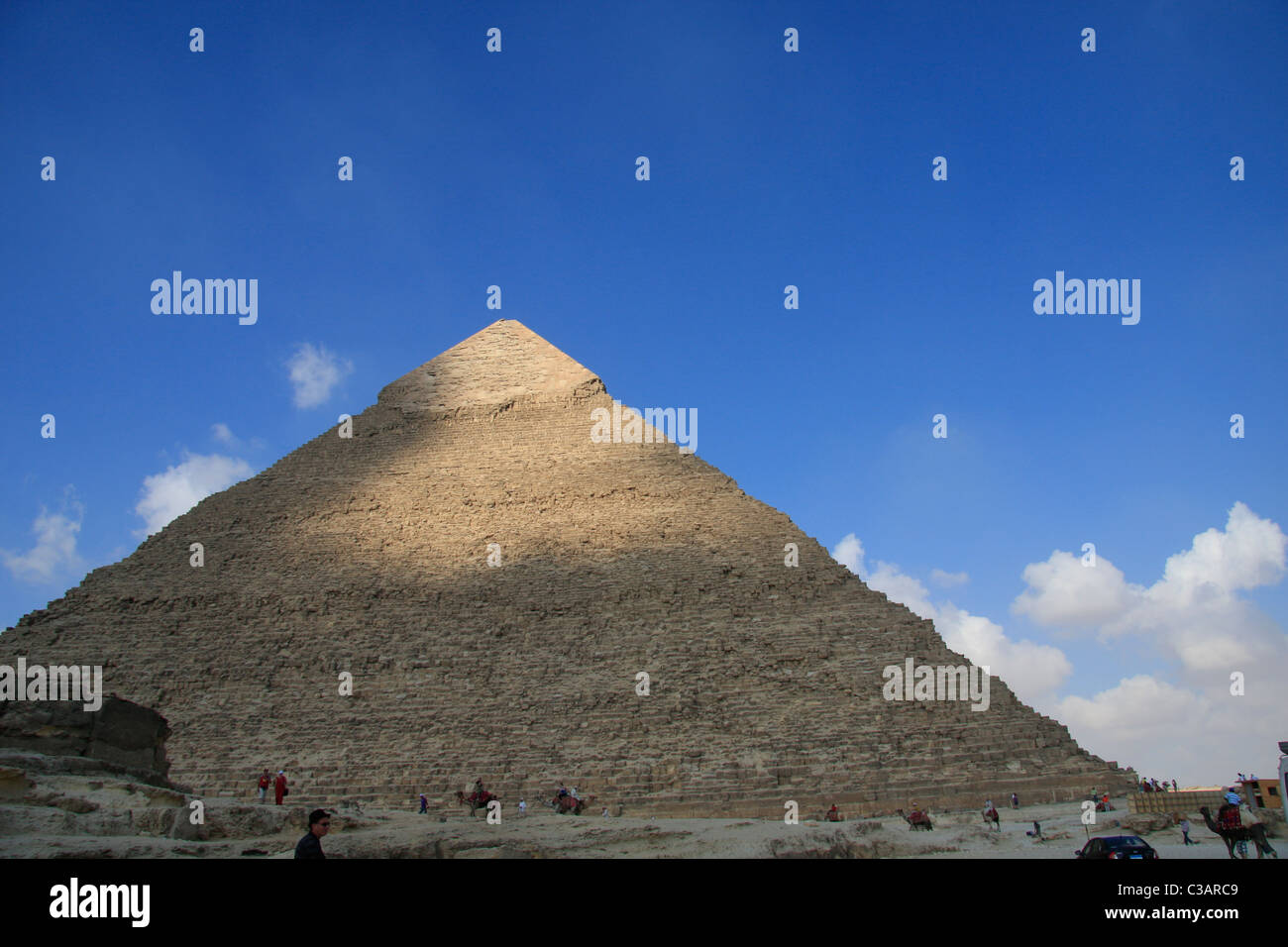 The Khafre/Chephren pyramid at Giza, Cairo, Egypt Stock Photo - Alamy
