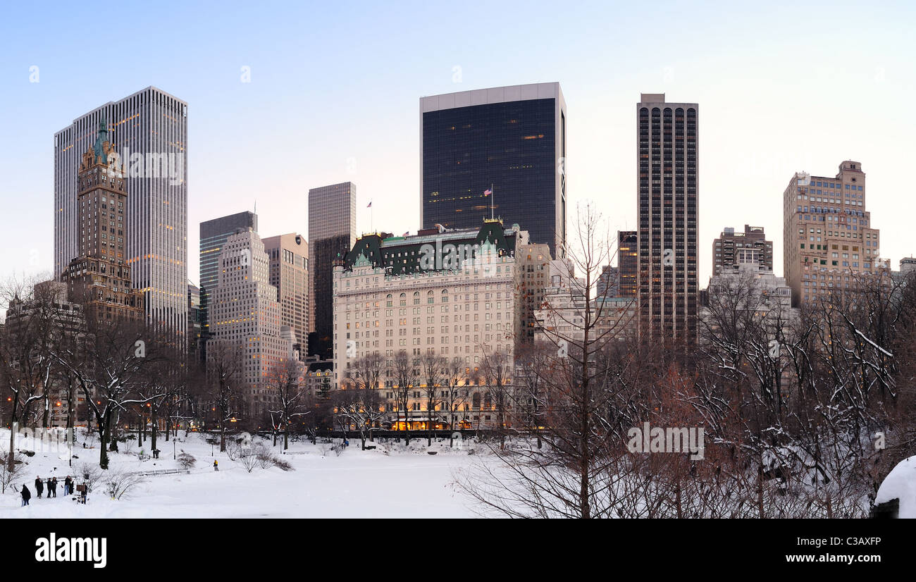 New York City Manhattan Central Park panorama in winter with snow ...