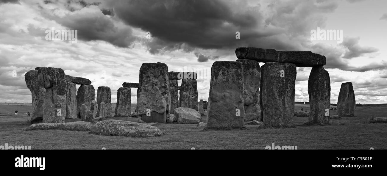 Great britain stonehenge Black and White Stock Photos & Images - Alamy