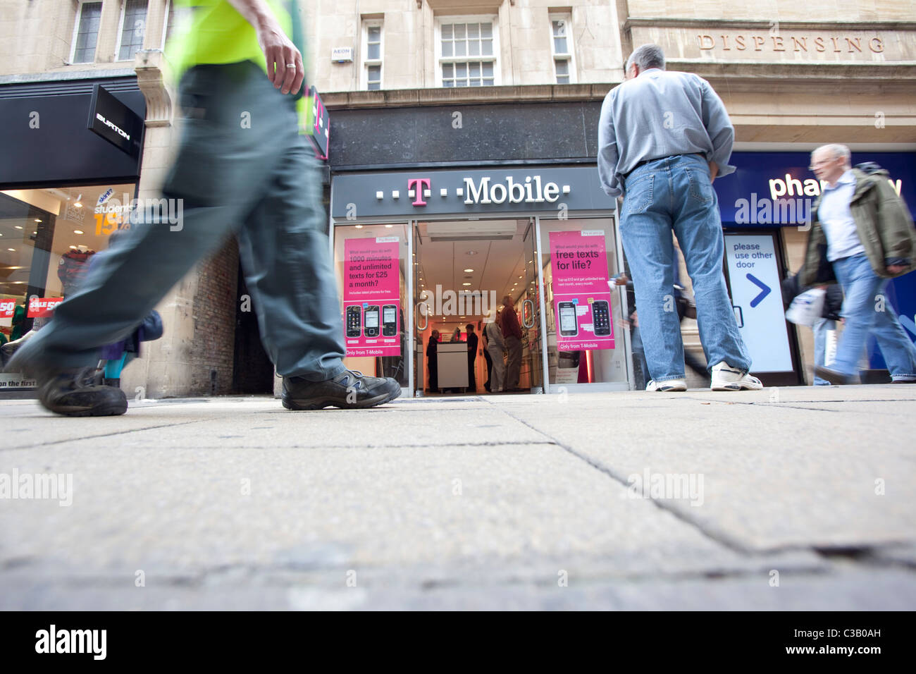 T mobile shop front hi-res stock photography and images - Alamy