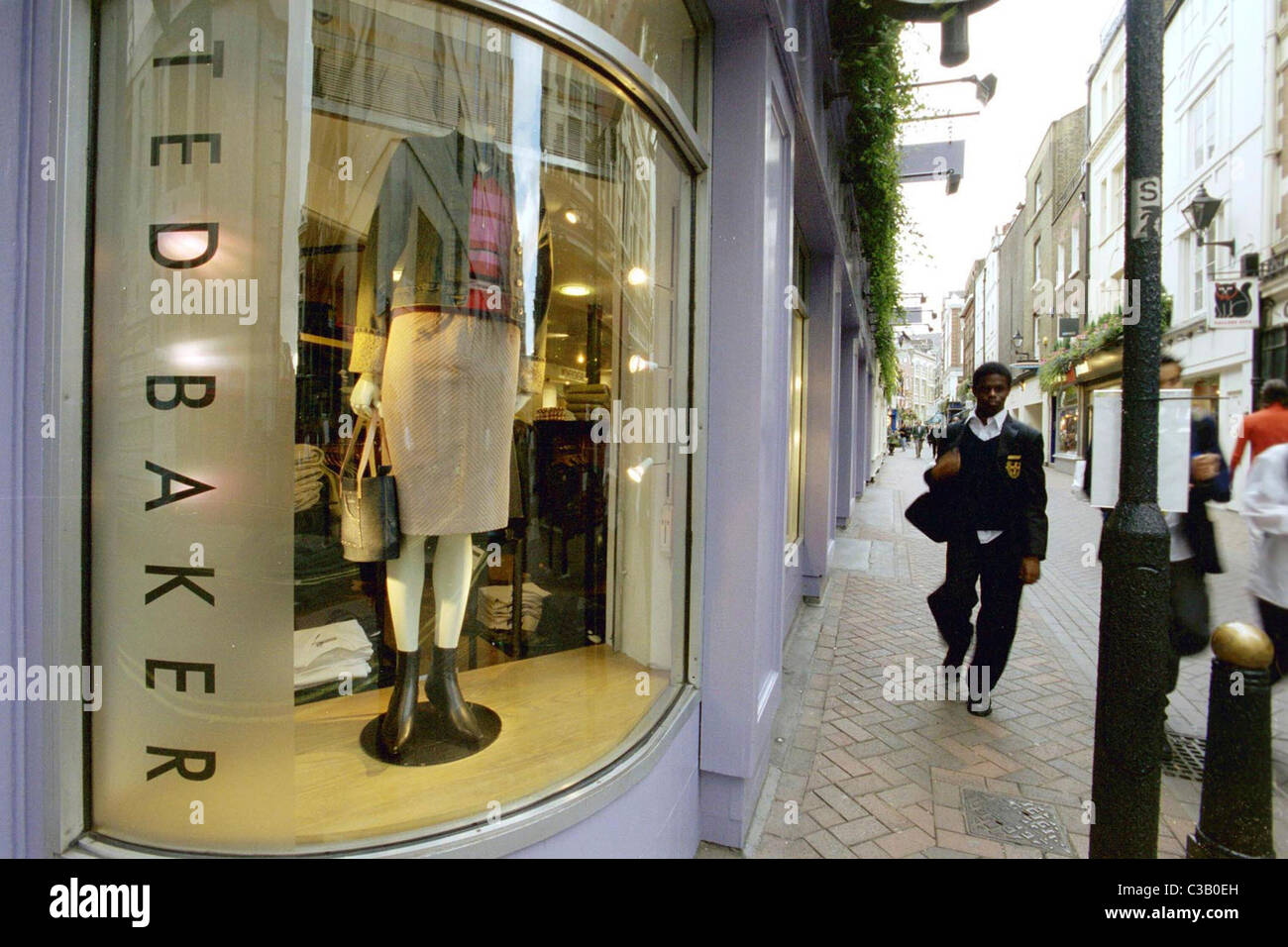 A Ted Baker window display at a store in Covent Garden Stock Photo - Alamy