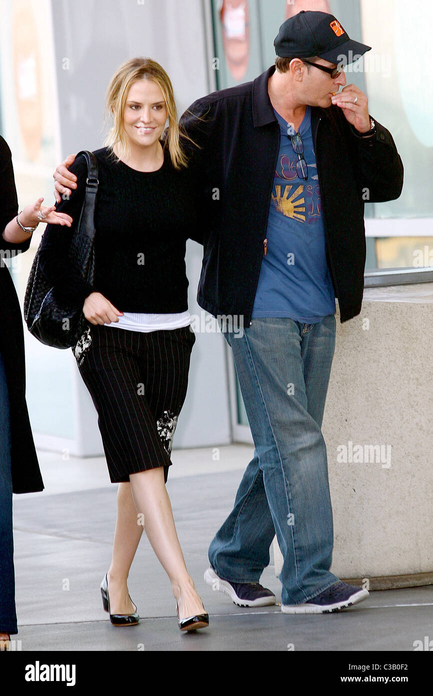 Brooke mueller and charlie sheen hi-res stock photography and images ...