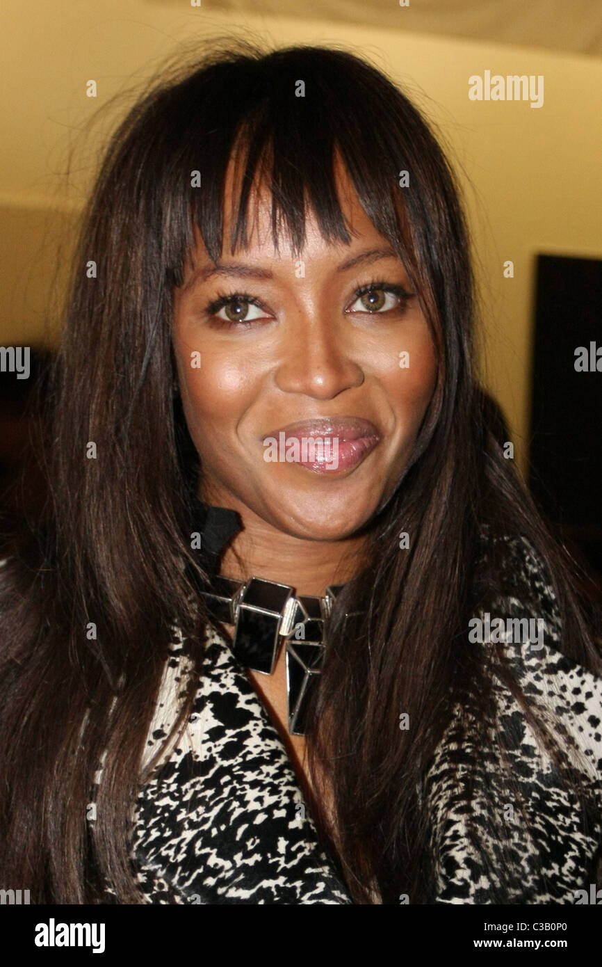 Naomi Campbell VOGUE Magazine Russian Edition 10th Anniversary event in ...