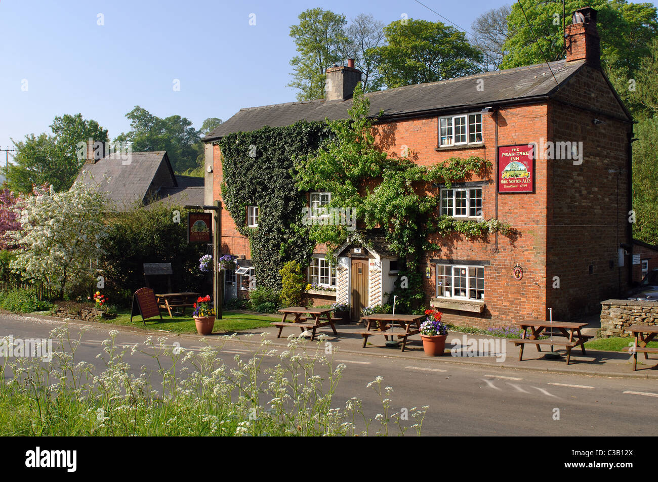The Pear Tree Inn, Hook Norton, Oxfordshire, England, UK Stock Photo ...