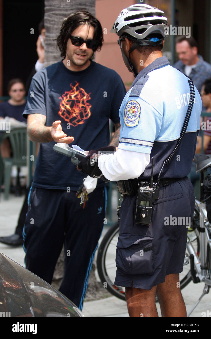 Carmen Electra's rocker fiance Rob Patterson gets a parking ticket ...
