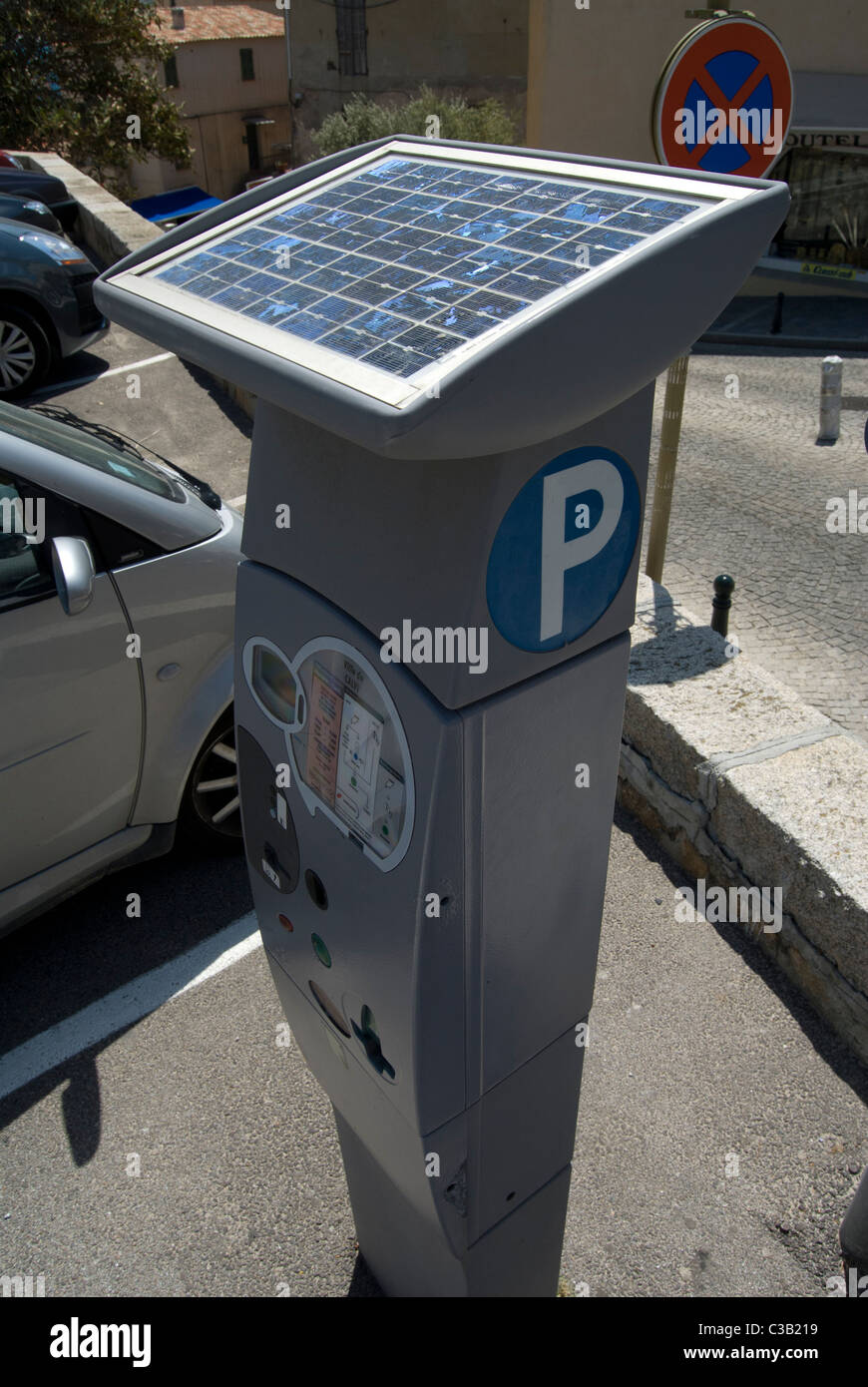 Parking ticket machine solar panel hi-res stock photography and images ...