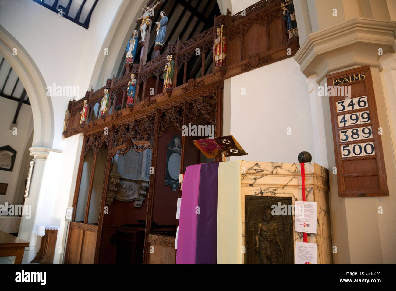 Church pulpit uk hi-res stock photography and images - Alamy
