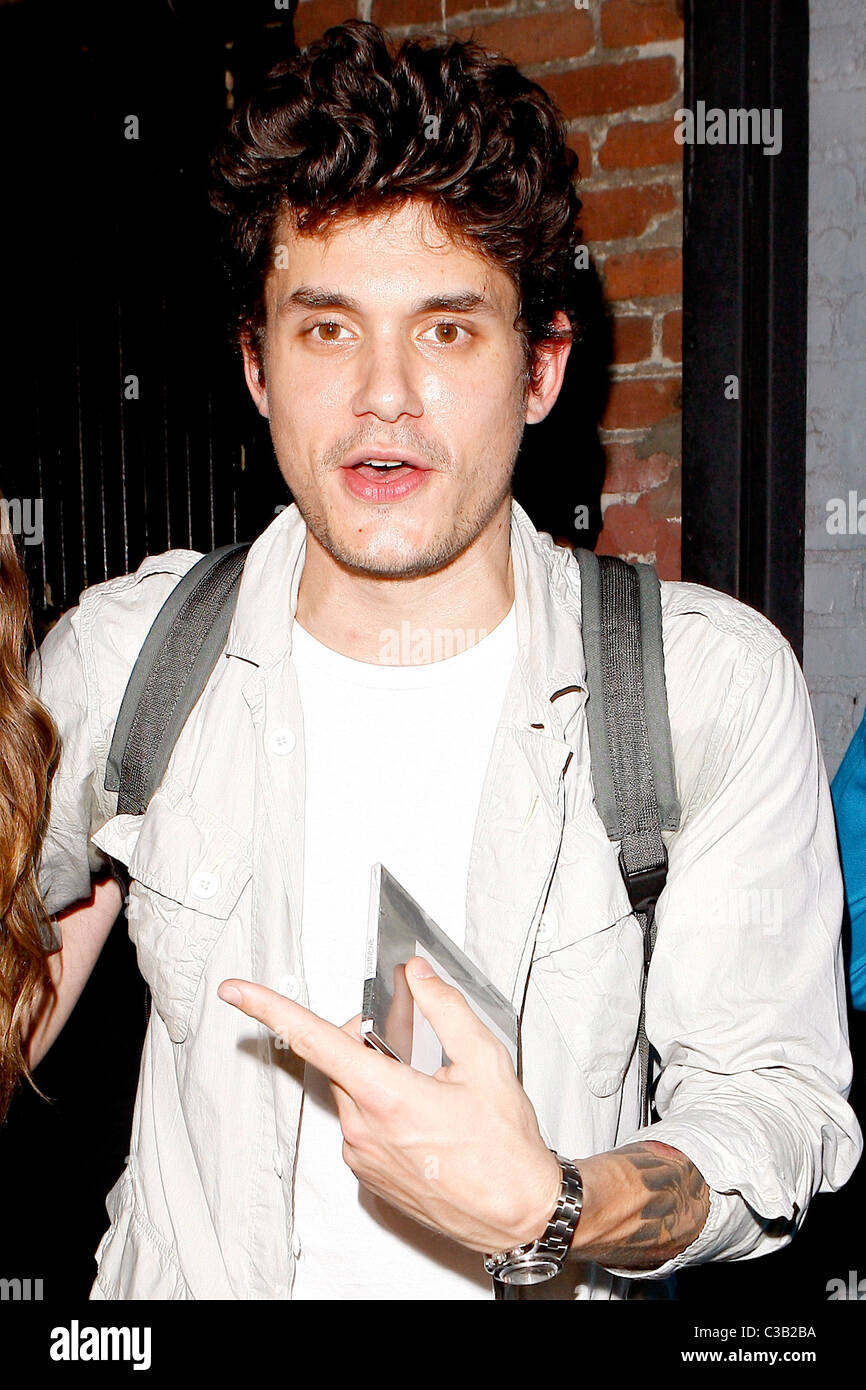 John Mayer outside Hotel Cafe in Hollywood where he performed a gig Los ...