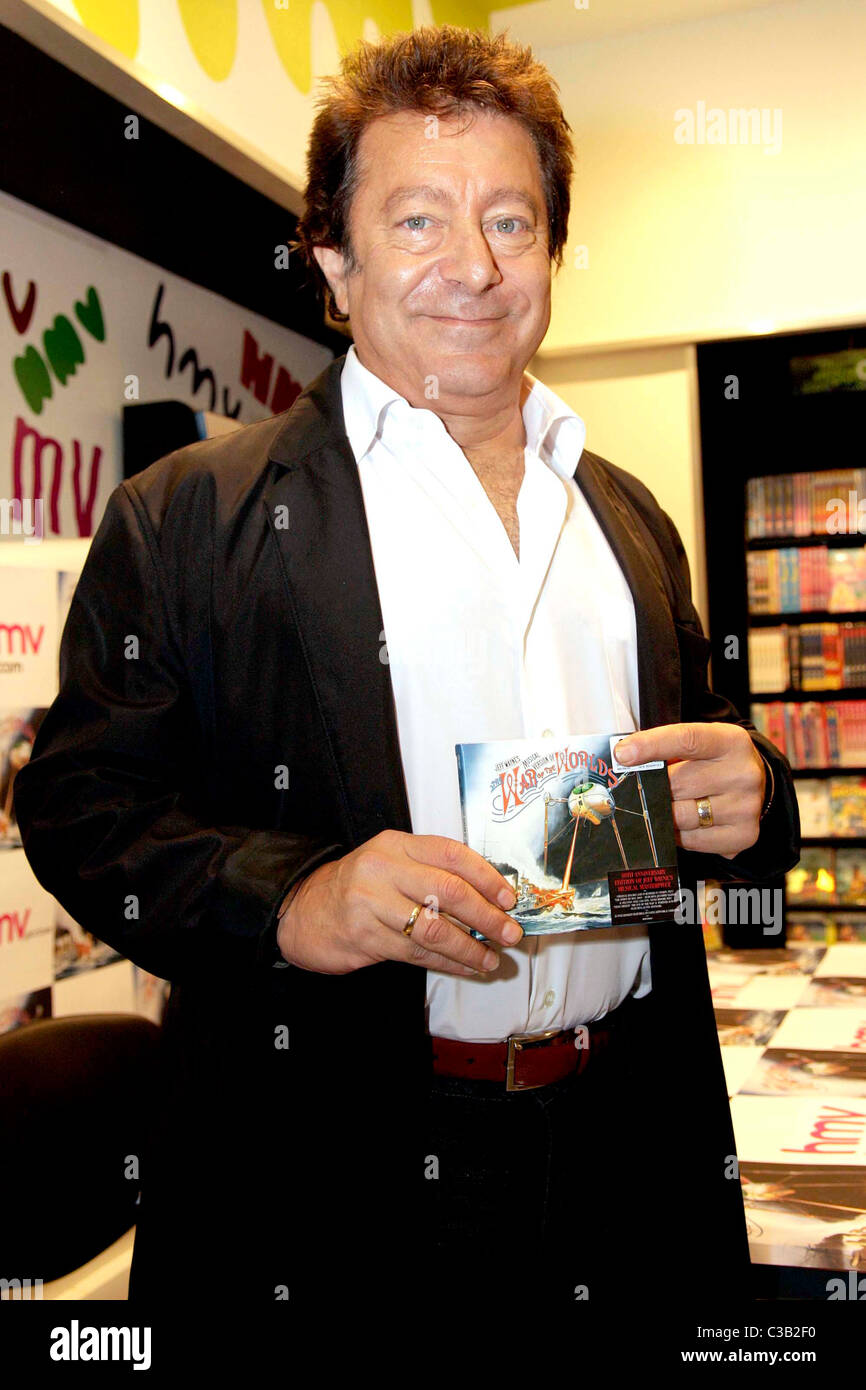 Jeff Wayne signs copies of the 30th anniversary edition of 'Jeff Wayne ...