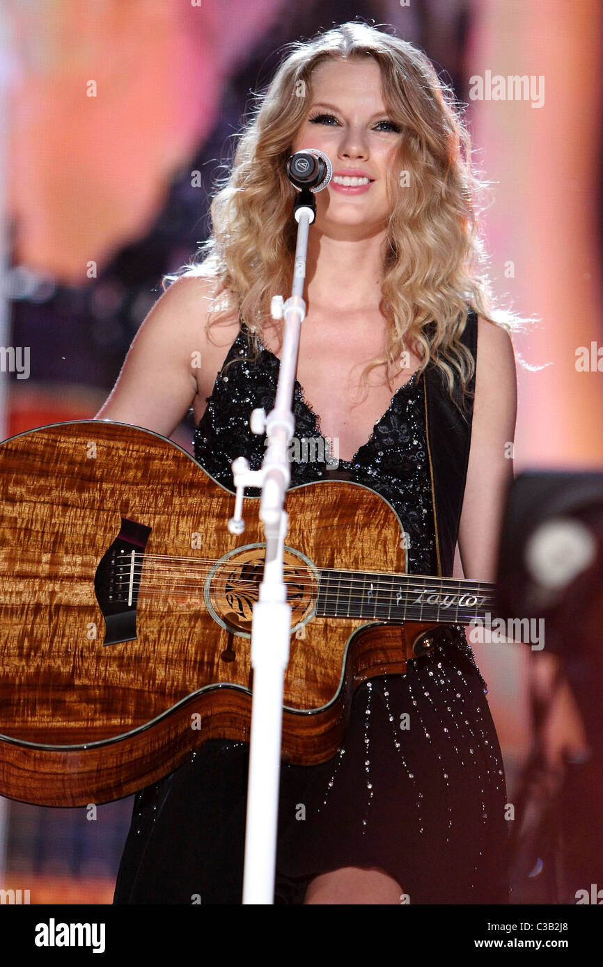 Taylor Swift The 2009 CMA Music Festival, The Ultimate Country Music ...