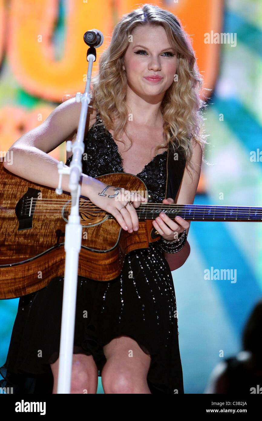 Taylor Swift The 2009 CMA Music Festival, The Ultimate Country Music ...