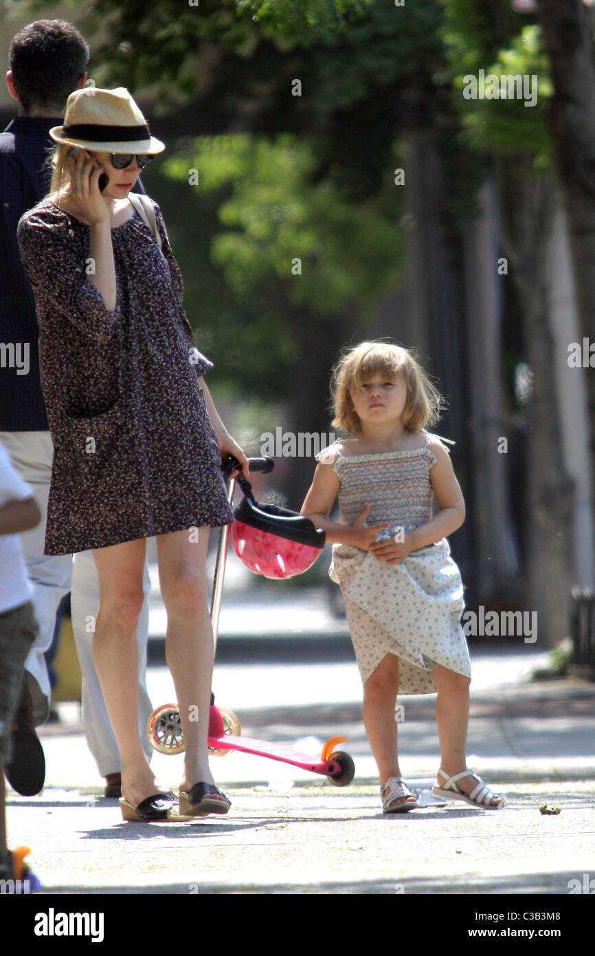 Michelle Williams With Daughter Matilda High Resolution Stock ...