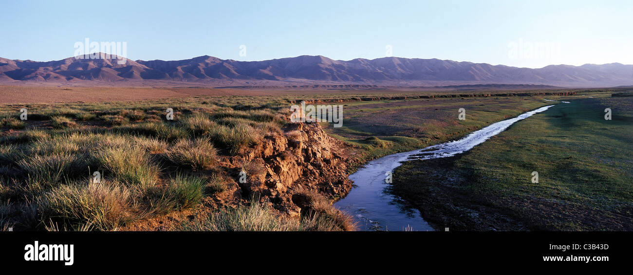 Mongolia, Ovorkhangai province, near Bogd, at the bottom of the Arts ...