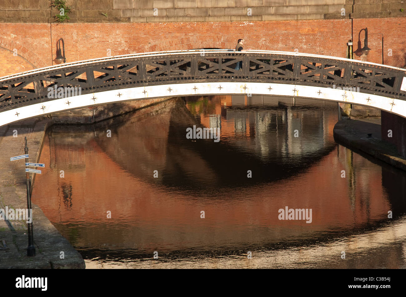 Canal bridge in the Castlefield district of Manchester Stock Photo - Alamy
